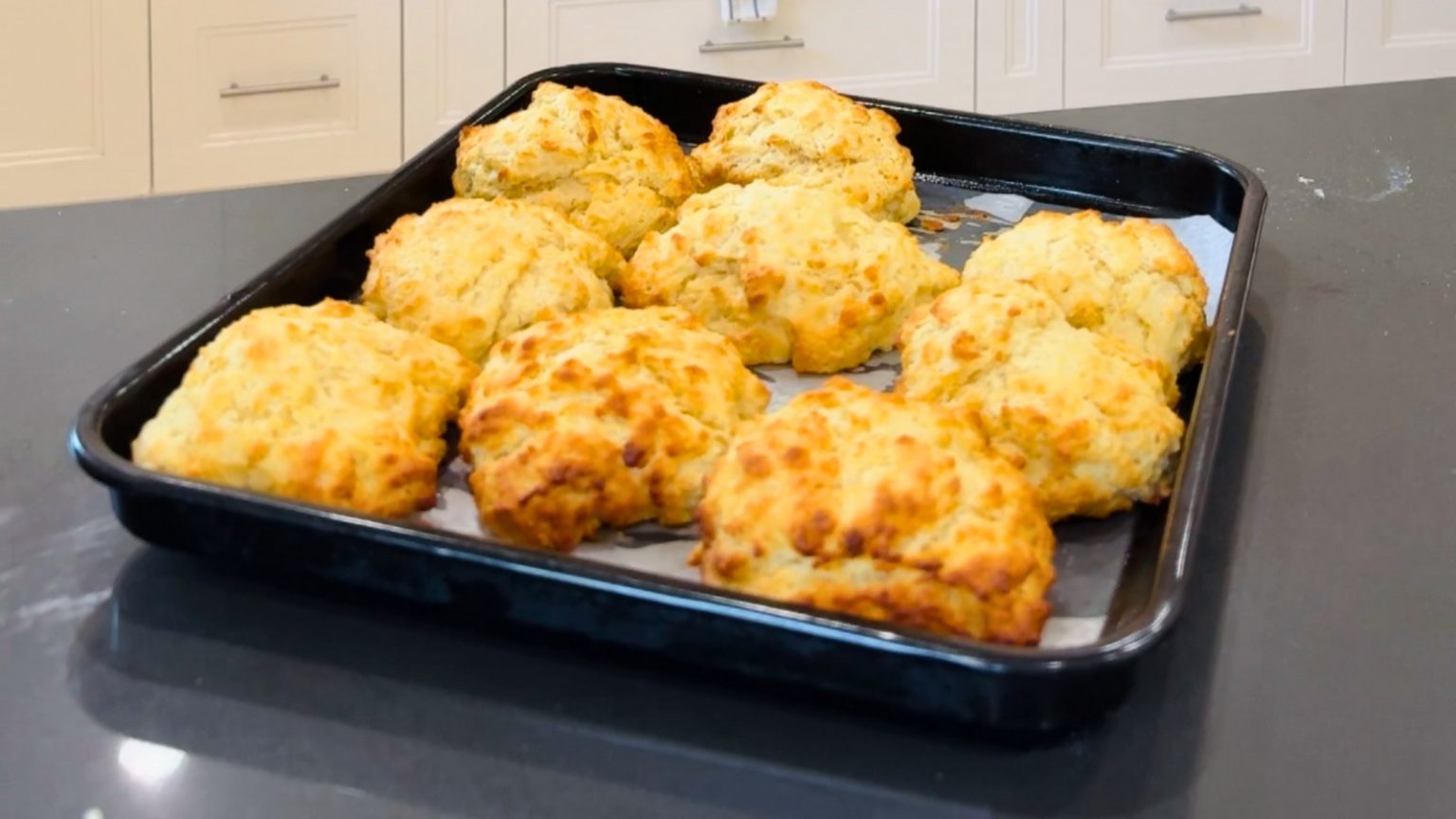 Homemade Buttermilk Drop Biscuits (Ready in 20 Minutes!) - Minoo Makes ...