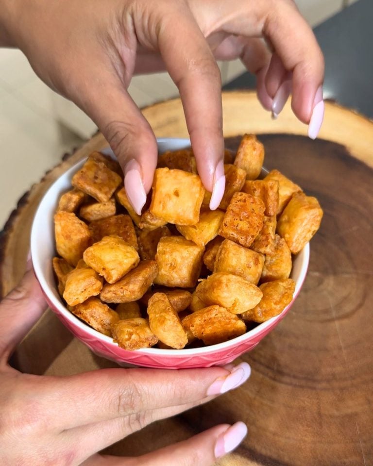 5-Ingredient Homemade Cheez Its That Disappear in Minutes