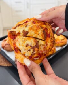 Easy Pizza Biscuit Bites - Minoo Makes Stuff